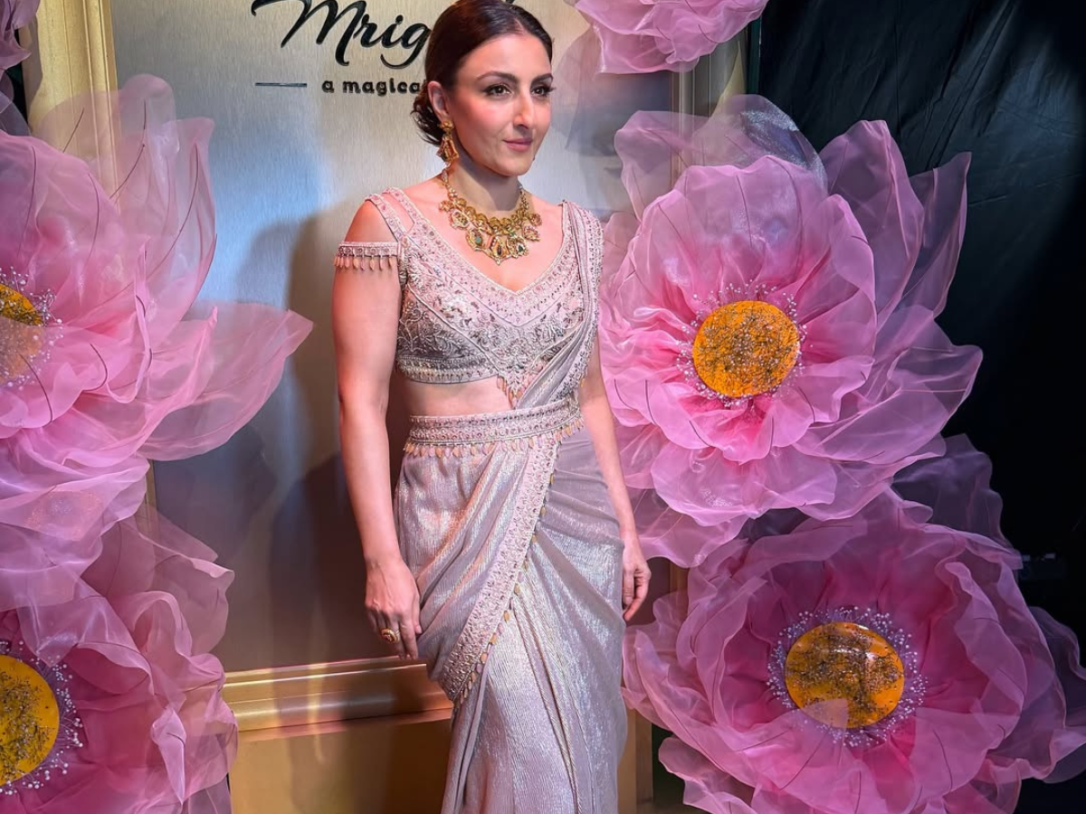 This is how Soha Ali Khan builds a strong core without shortcuts