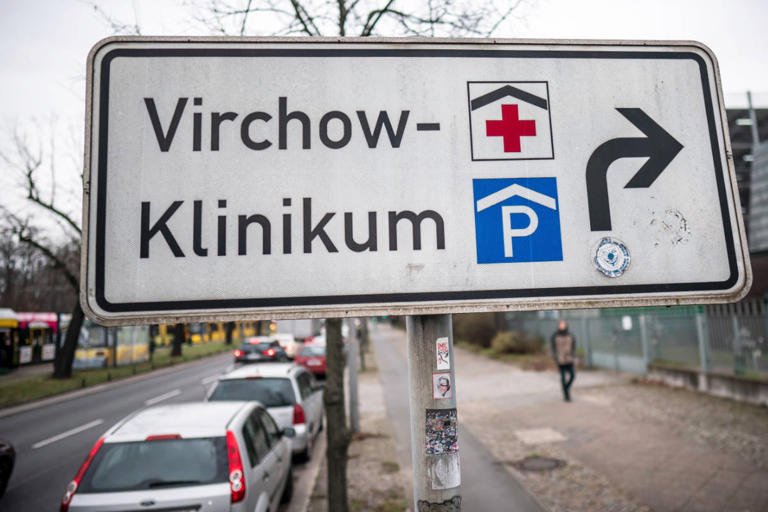 67-jähriger will Krankenhaus verlassen und stirbt bei Autounfall