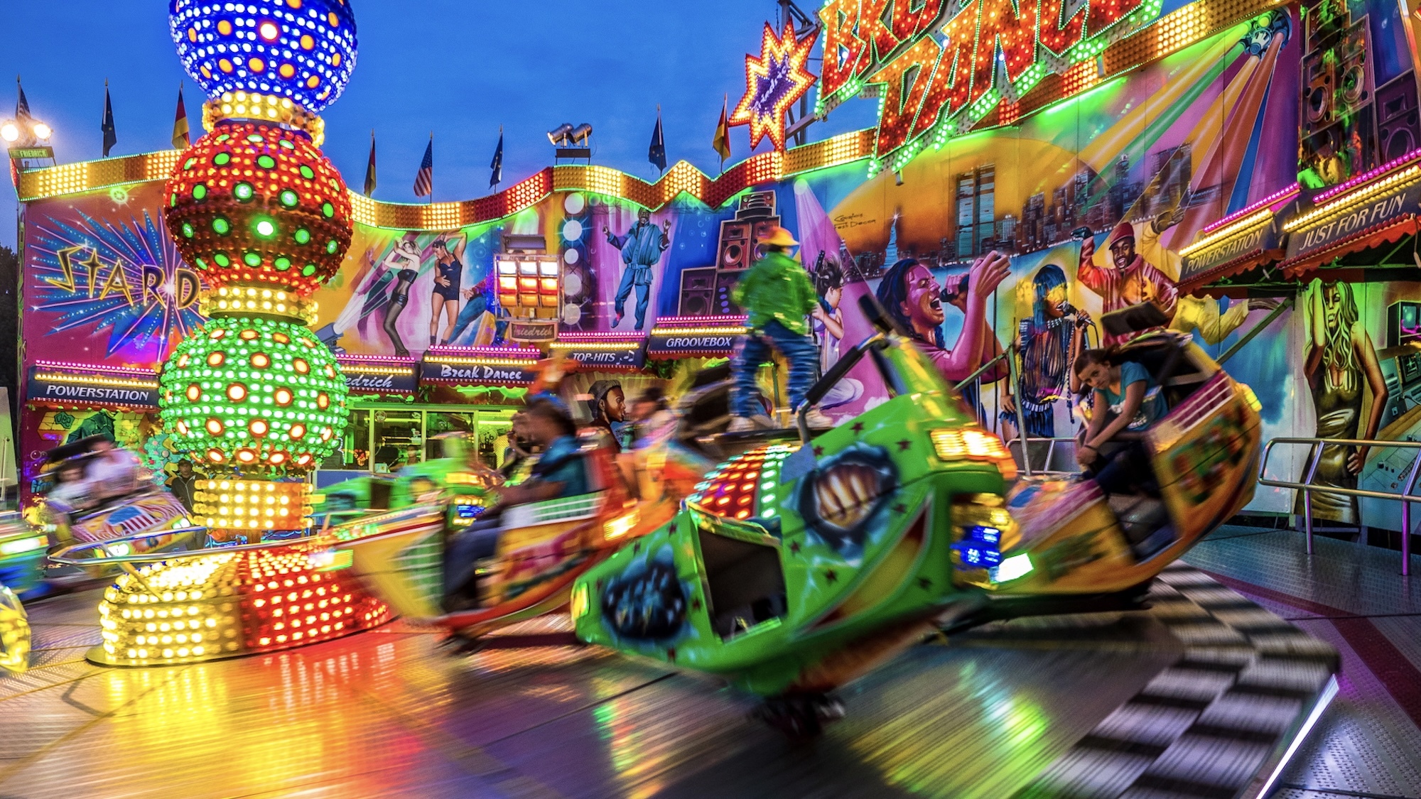 Une fête foraine XXL de 10 000 m² avec plus de 40 attractions débarque ...