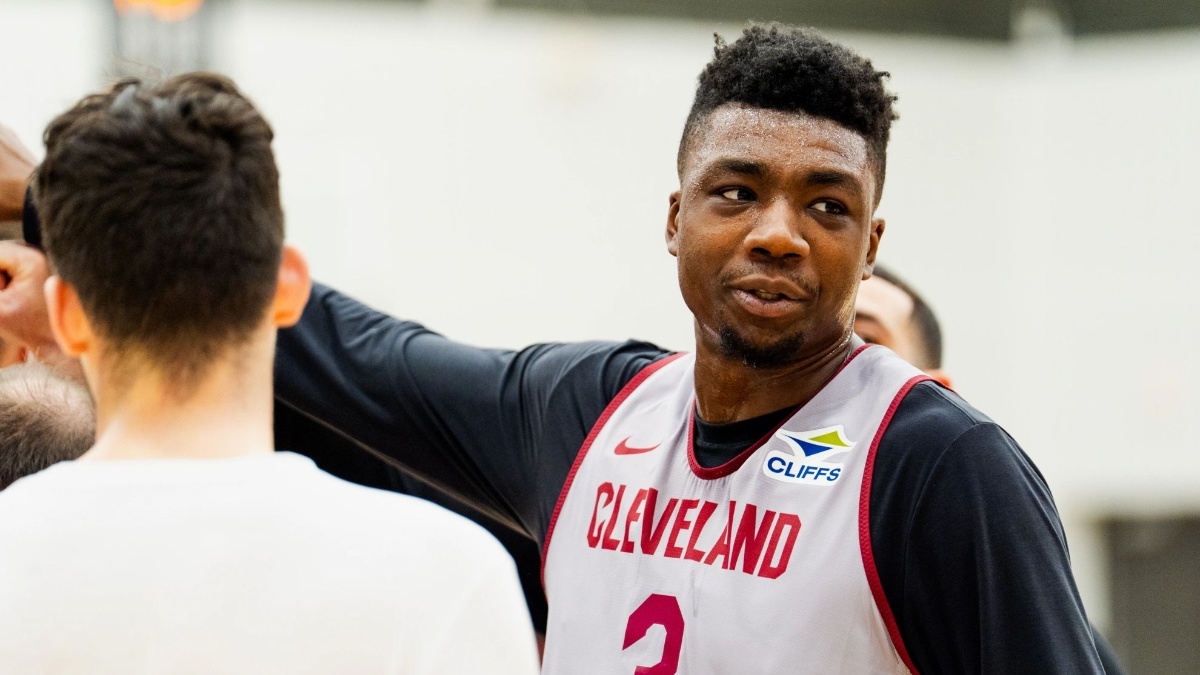 NBA: Instant karma! Thomas Bryant hits the floor after taunting rookie