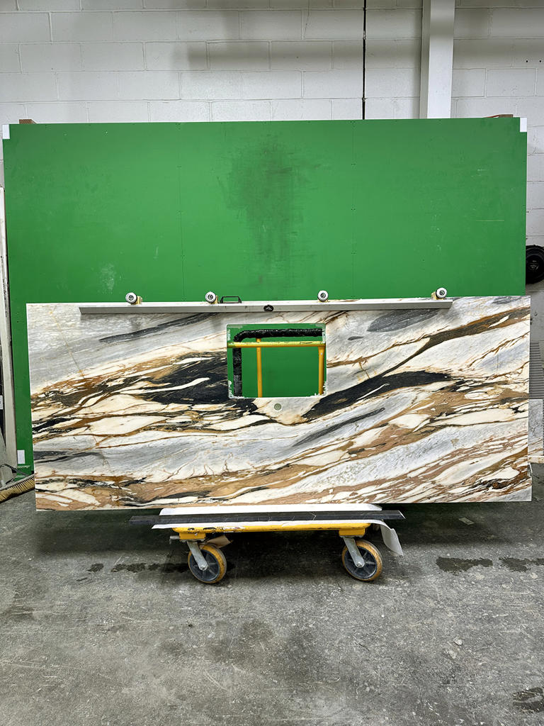 This designer’s hack for real marble countertops in a rental: Make them ...