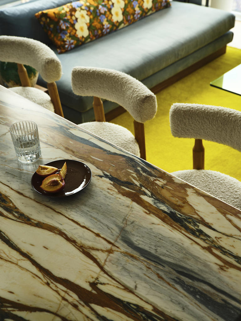 This designer’s hack for real marble countertops in a rental: Make them ...