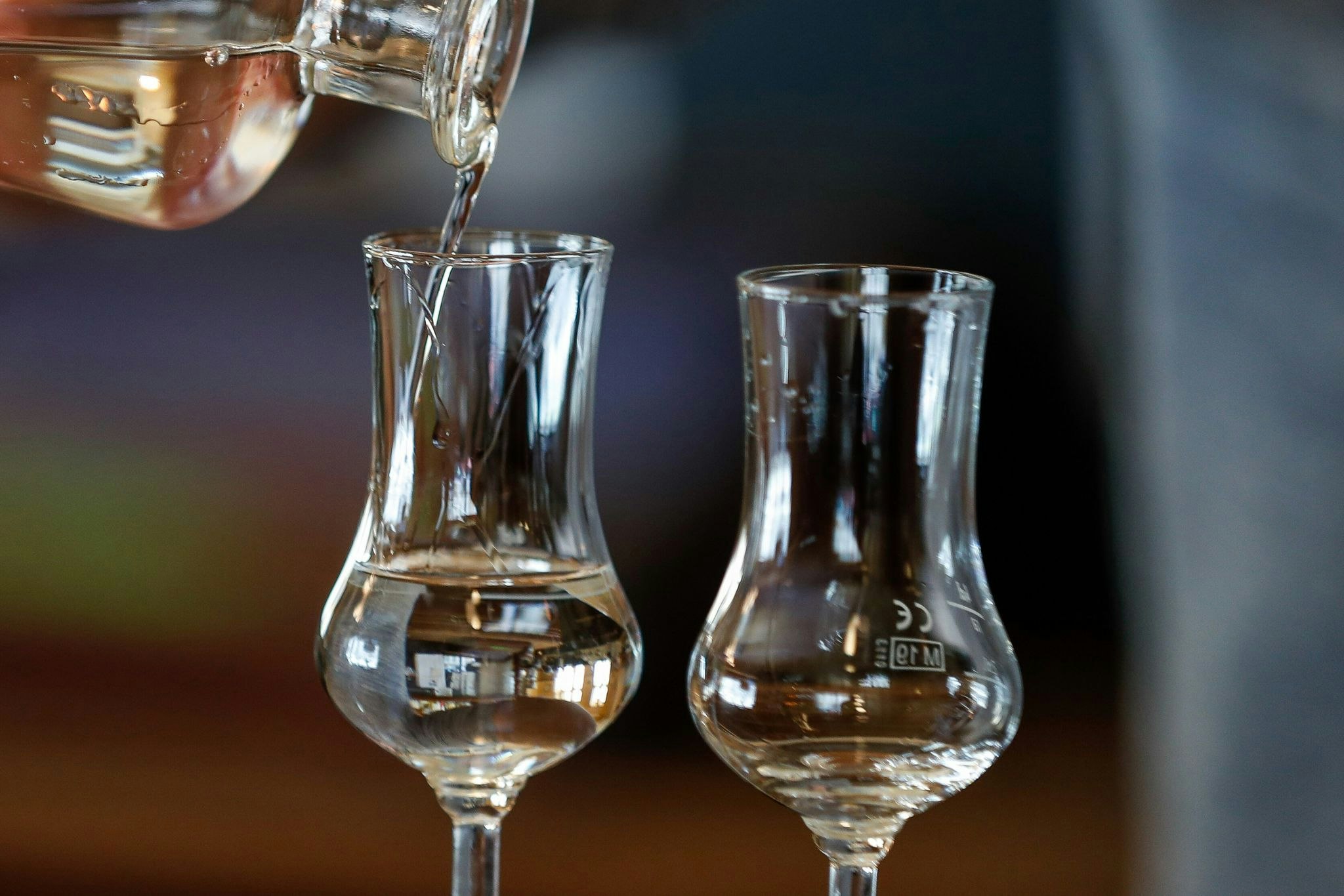 Wein-Ritual macht keinen Sinn: Obstler schön schwenken? So outen Sie ...