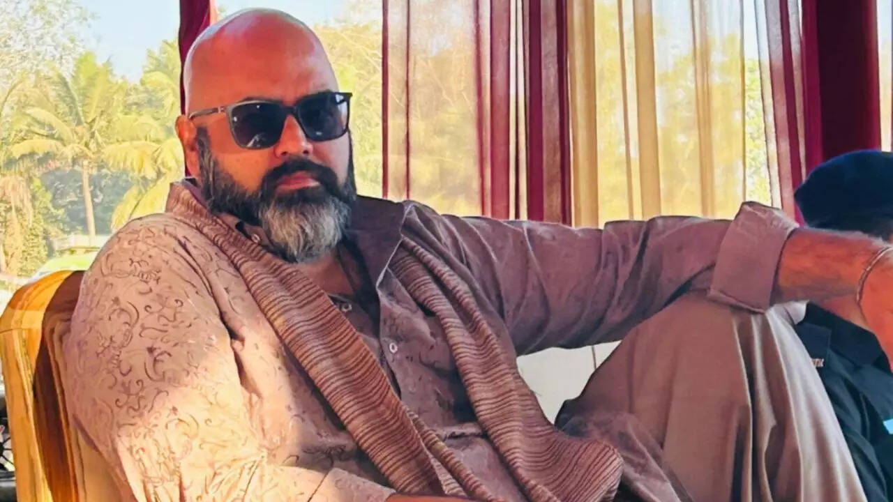 Ranveer Singh's co-star Navin Kaushik teases 'Dhurandhar Part 2 ...