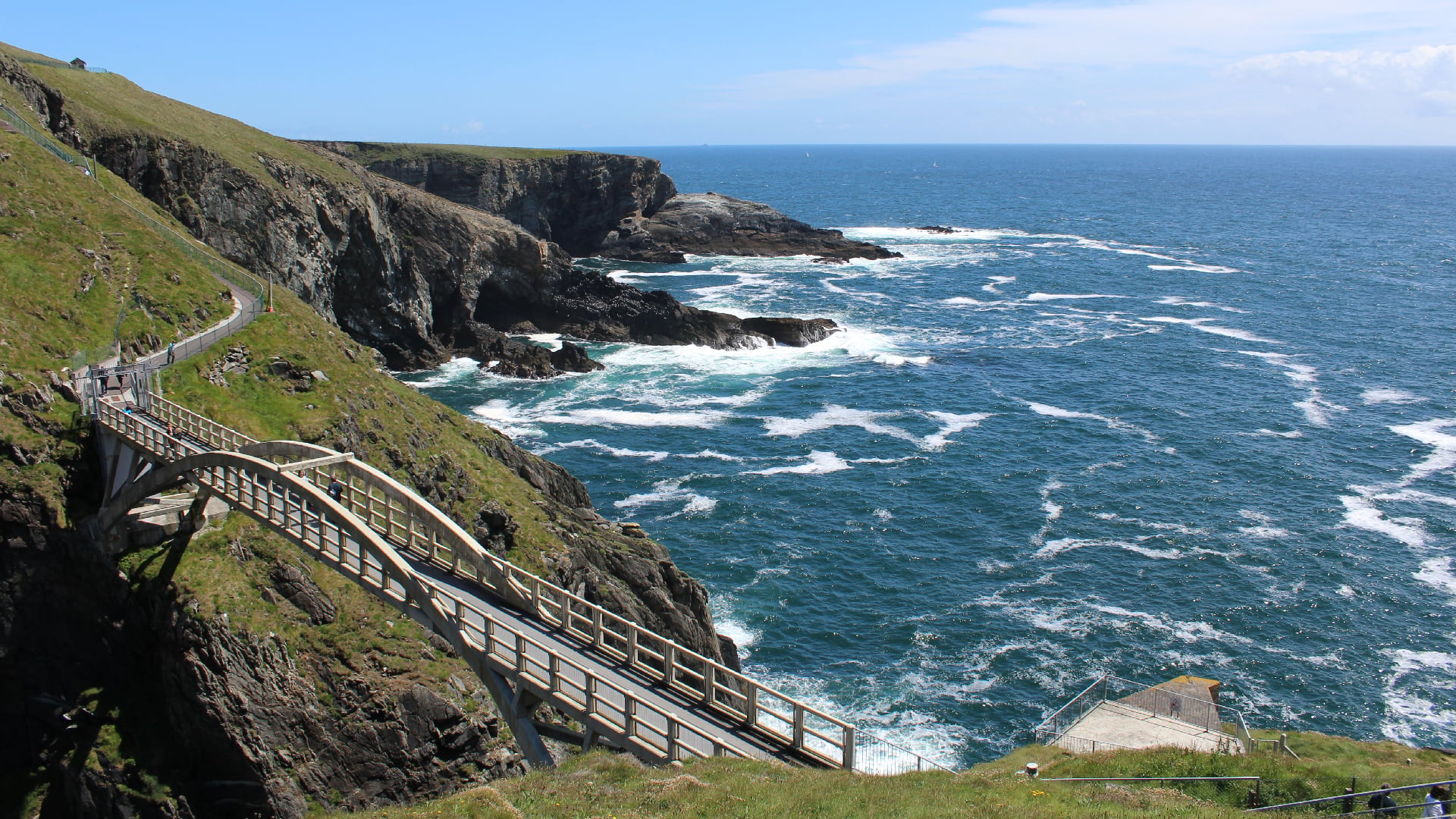 In Ireland, the most beautiful sites to see on a road trip along the ...