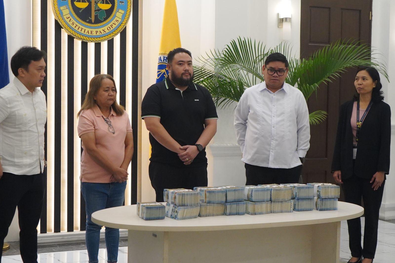 Contractor Sally Santos returns P15M to gov't