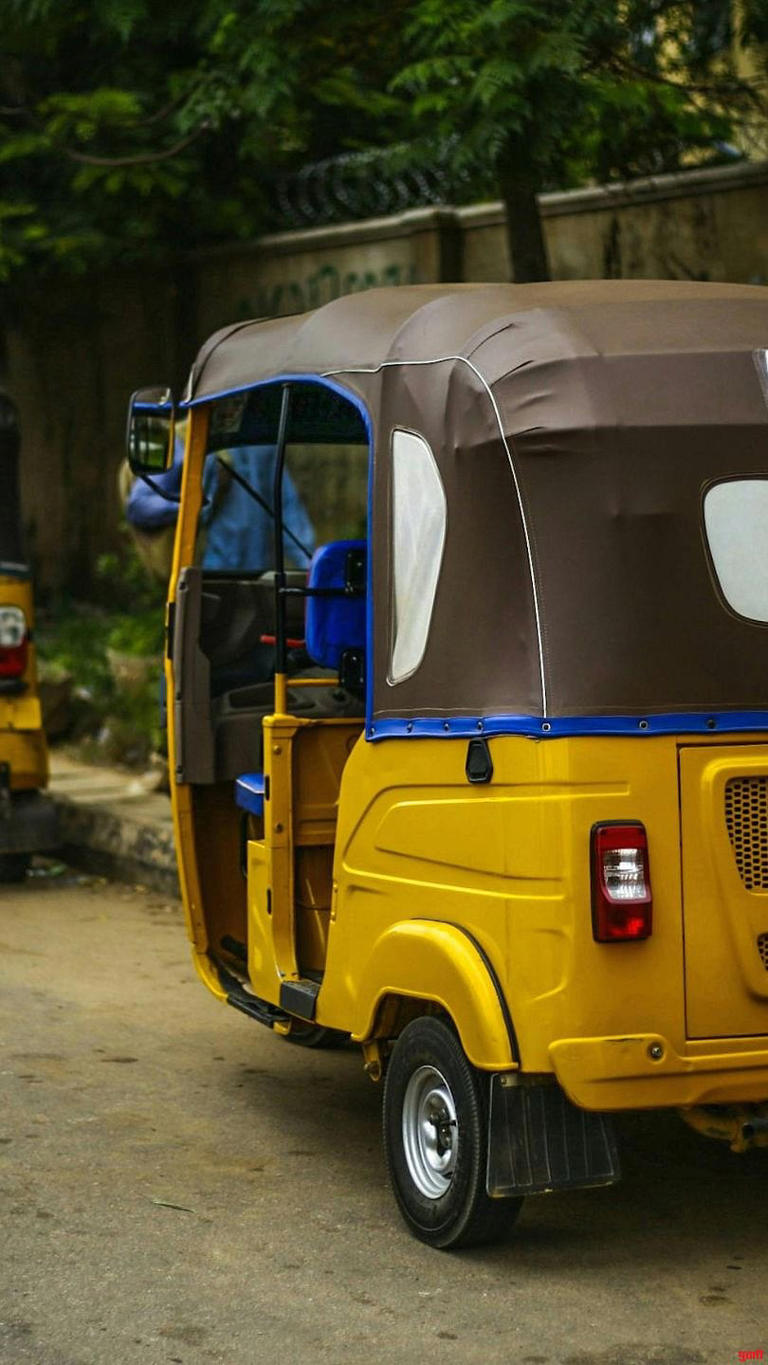 Auto Rickshaw: ऑटो-रिक्षाला ३ चाकेच का असतात? जाणून घ्या यामागचे 'सायन्स'!
