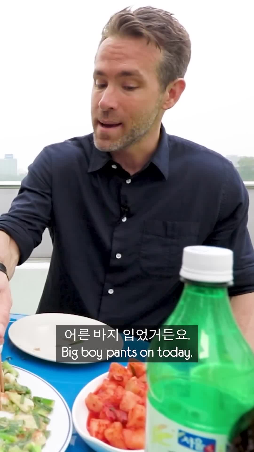 Ryan Reynolds tries Korean pancakes for the first time! | Hilarious ...