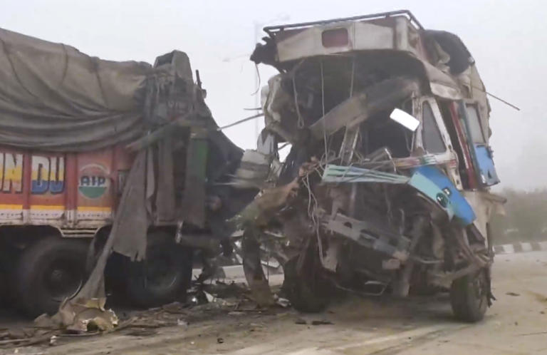 UP: 2 killed, 16 injured as 6 vehicles collide due to fog in Amethi