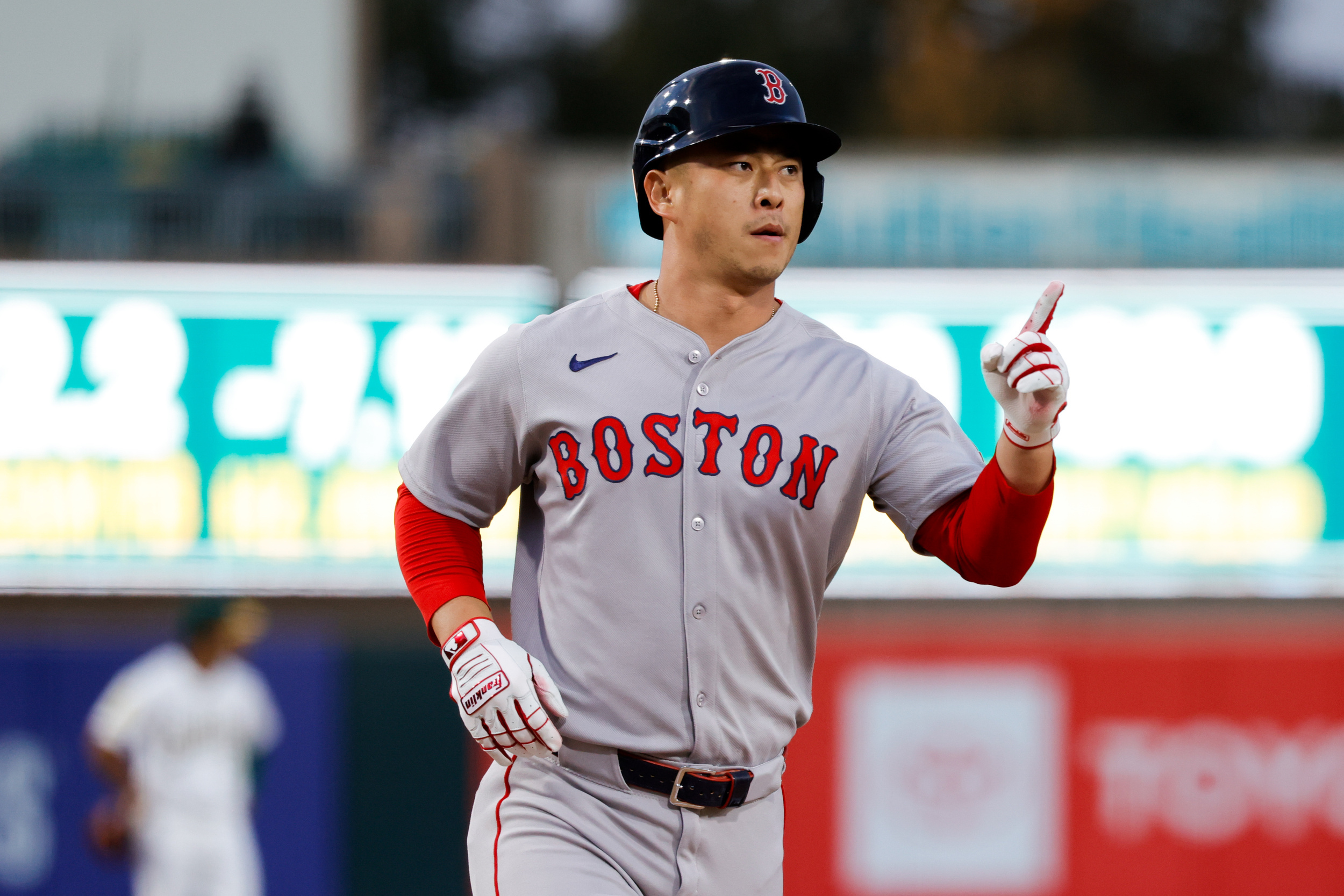 Mariners sign outfielder Rob Refsnyder