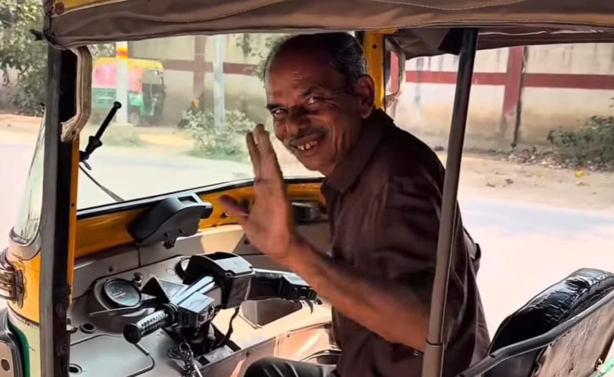 Life is not for money: Auto driver's words to Australian tourist win hearts