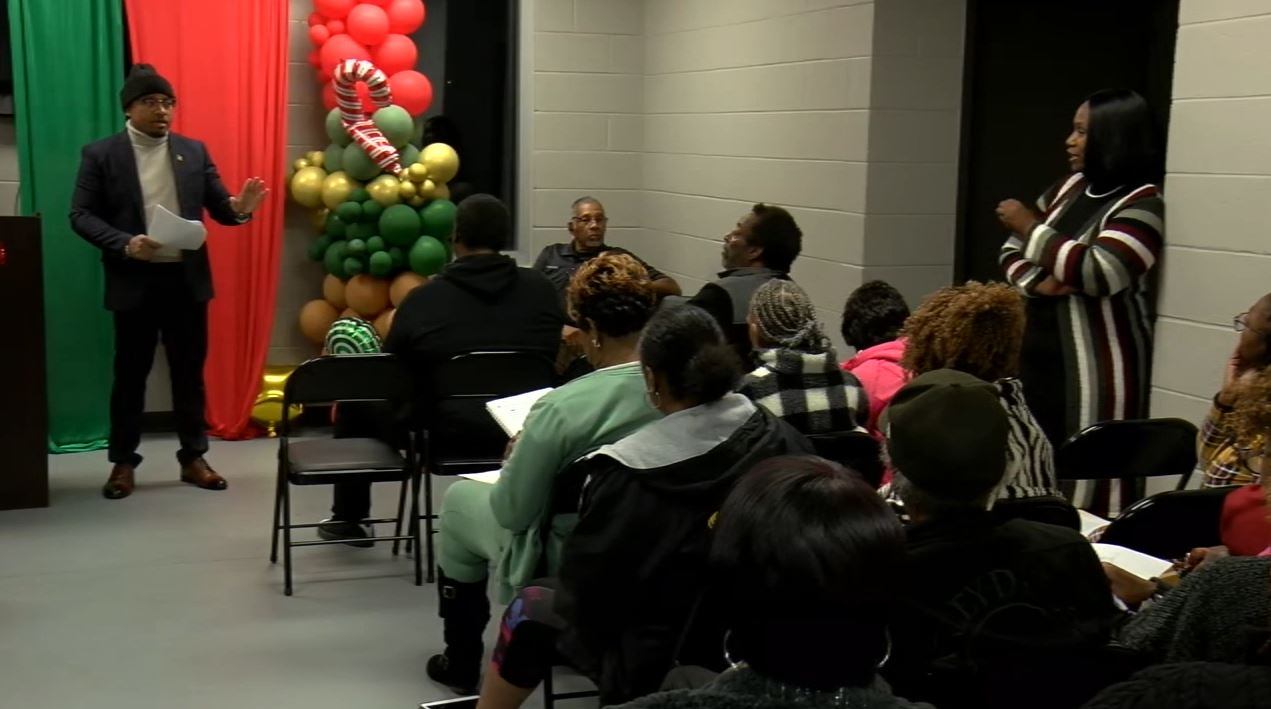 Lipscomb mayor addresses city’s financial issues at town hall meeting