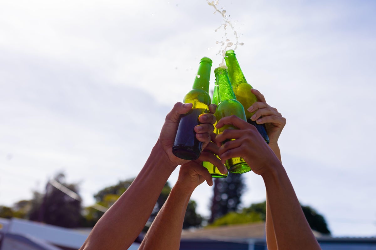 Long queues as Saudi Arabia quietly expands its alcohol store