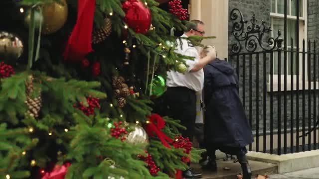 Keir Starmer hosts frontline workers for Christmas dinner at No 10