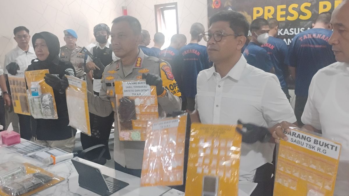 Polrestabes Bandung sita 4 kg sabu dan 3 juta butir obat keras, 386 ...