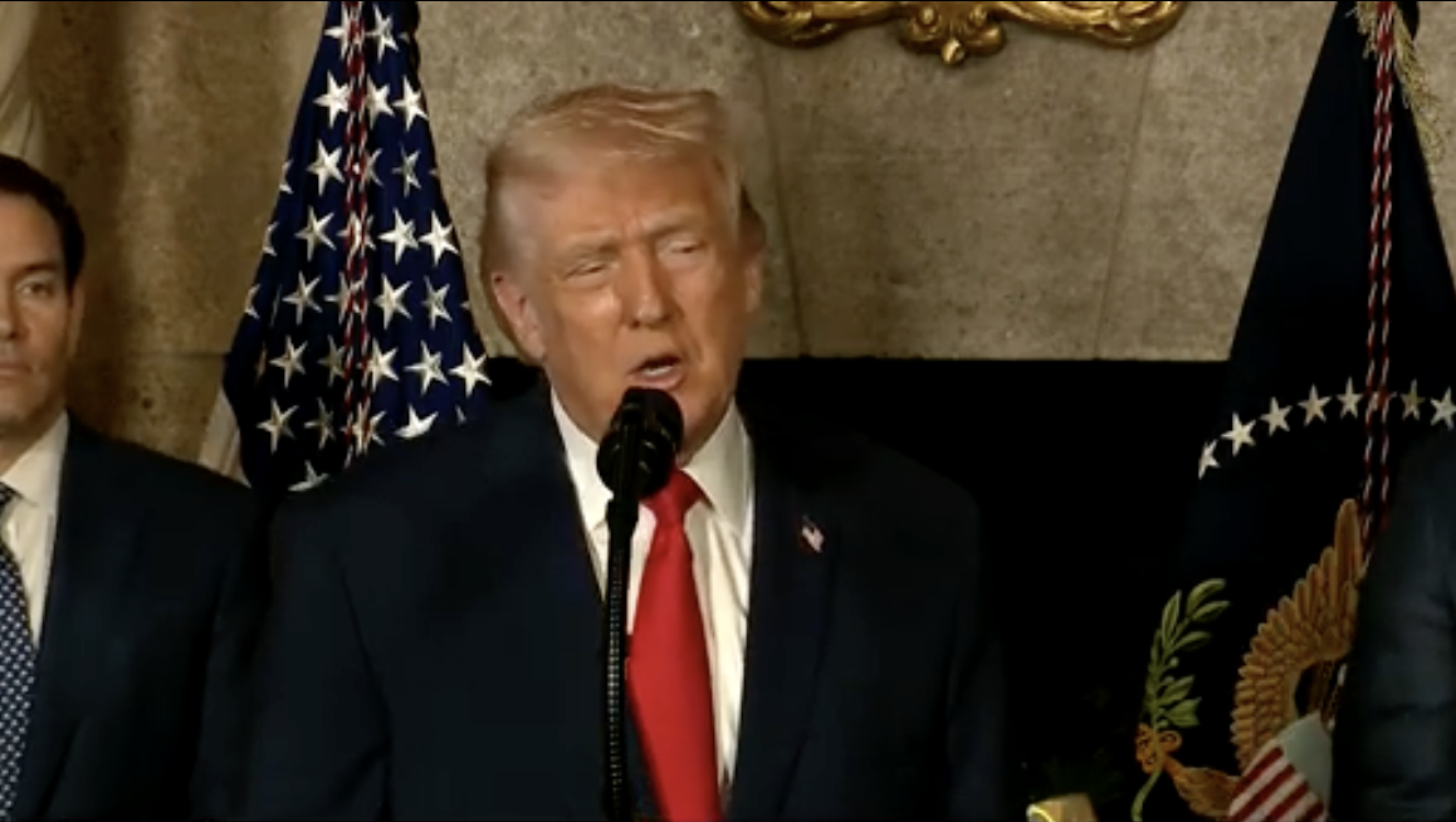 'They didn't mind being ripped off': Trump goes out of his way to ...