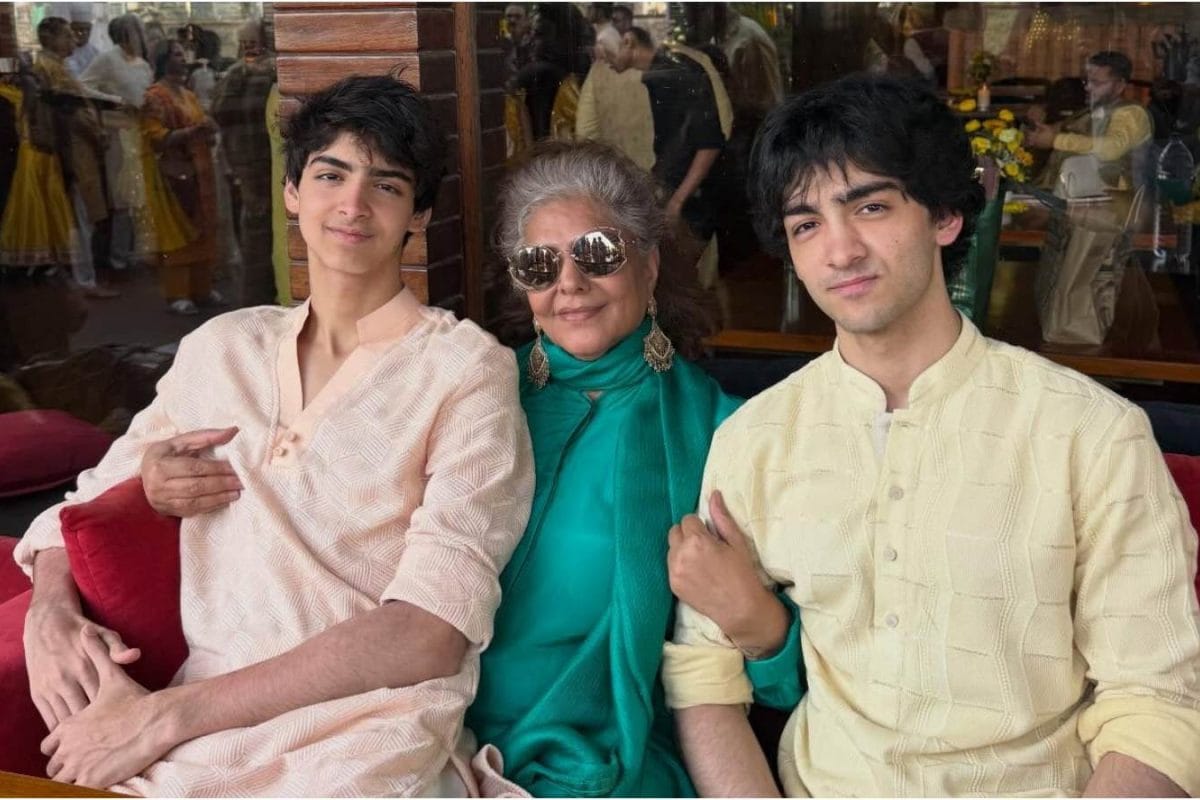 Hrithik Roshan's mother Pinkie Roshan poses with Hrehaan and Hridaan ...