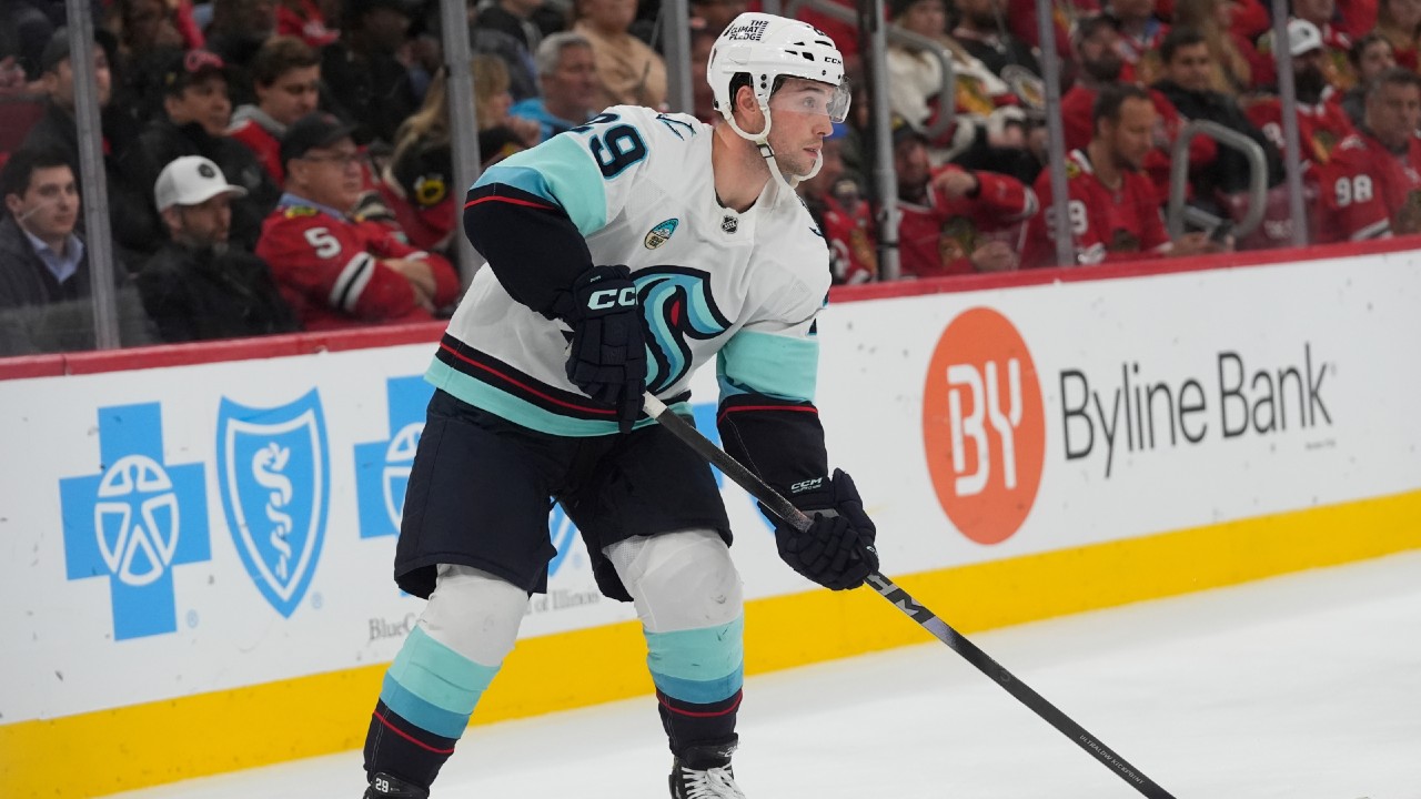 Kraken’s Vince Dunn injured on big hit vs. Ducks