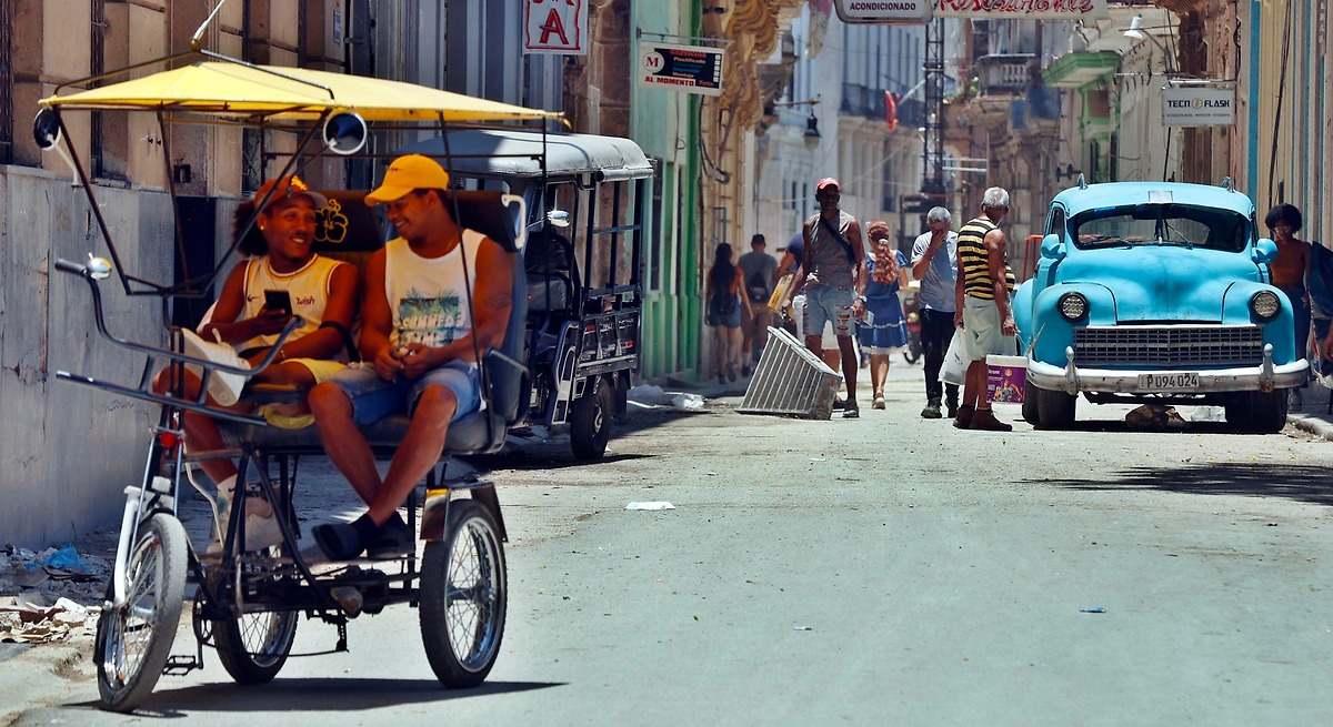 Trump busca matar dos pájaros de un tiro con su embargo de Venezuela ...