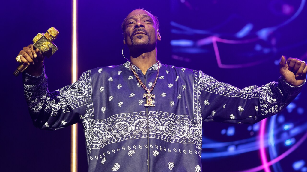 NBC/Peacock taps Snoop Dogg to commentate upcoming Clippers-Warriors ...