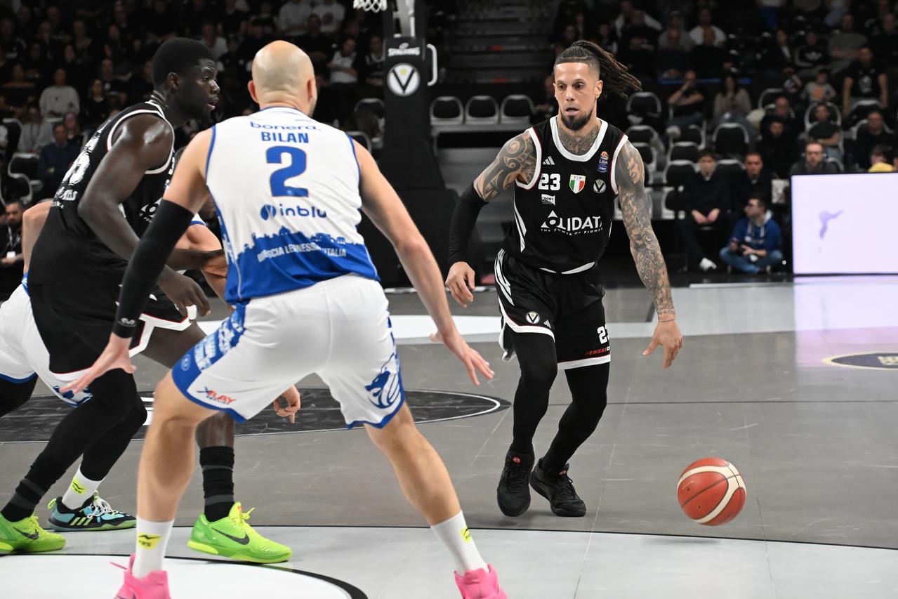 Hackett e Pajola, la vince la Premiata Ditta. E la Virtus si riprende ...