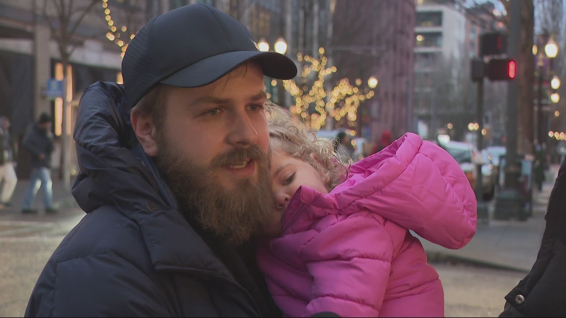 City data shows holiday foot traffic rising in downtown Portland ...