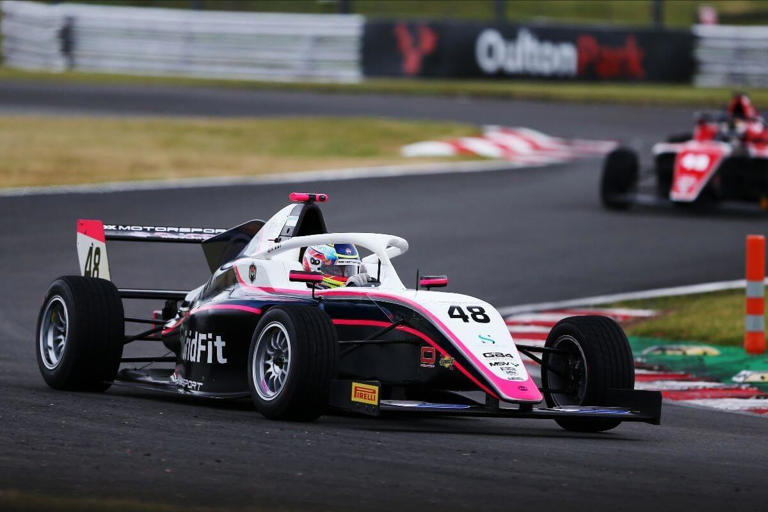 16-year-old racing driver runs 100km to make his dream come true