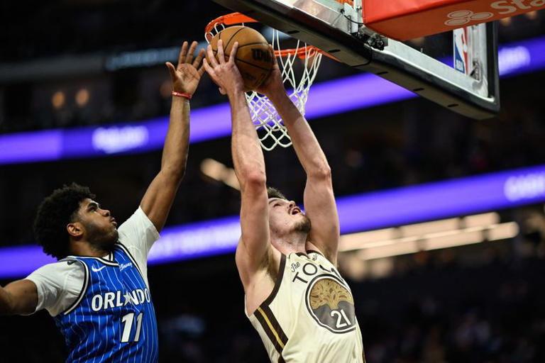 Stephen Curry, Warriors blow out Magic to avenge earlier loss