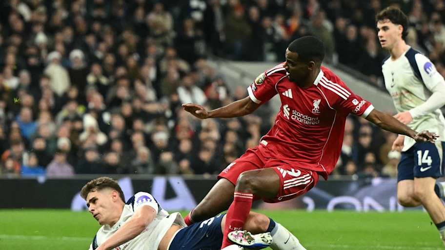 'Reckless'—Arne Slot fumes at tackle that broke Alexander Isak's leg