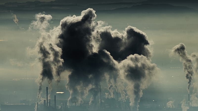 Hydrogen blast at Lyon chemical plant laboratory injures four