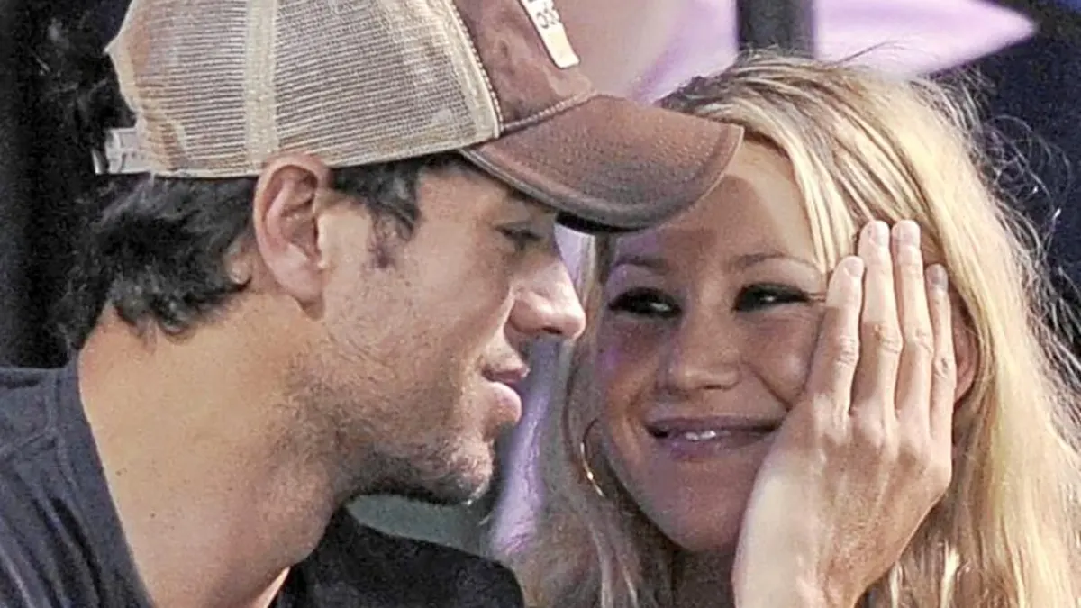 Enrique Iglesias y Anna Kournikova comparten la primera imagen de sus hijos