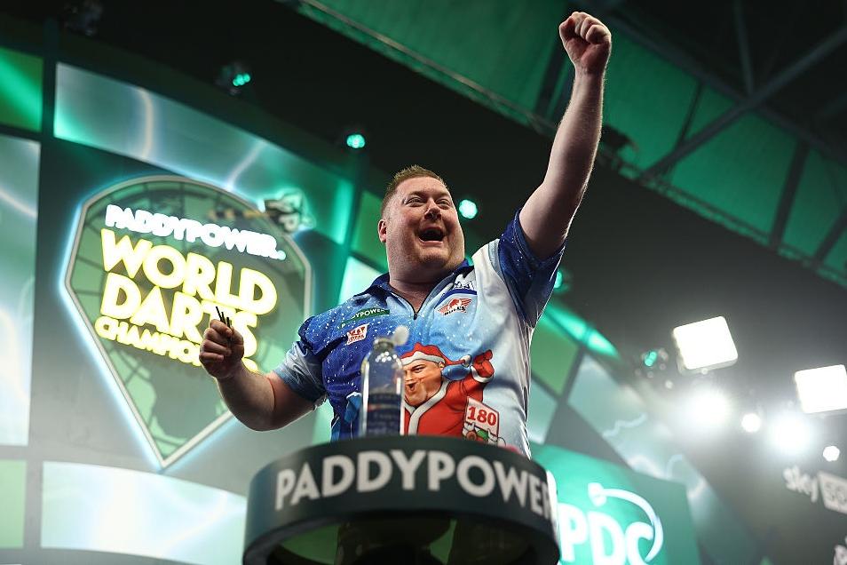 'Rapid' Ricky Evans puts fans through tie-break agony before beating ...