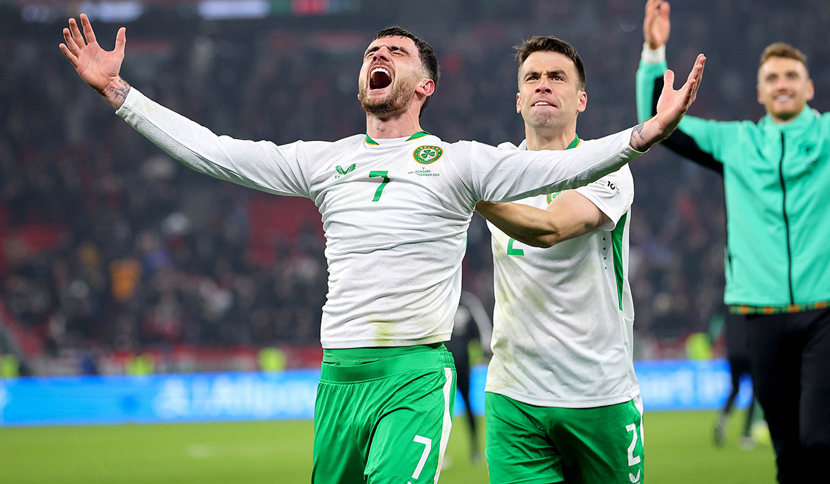 Troy Parrott sign goes viral at World Darts Championships in Ally Pally
