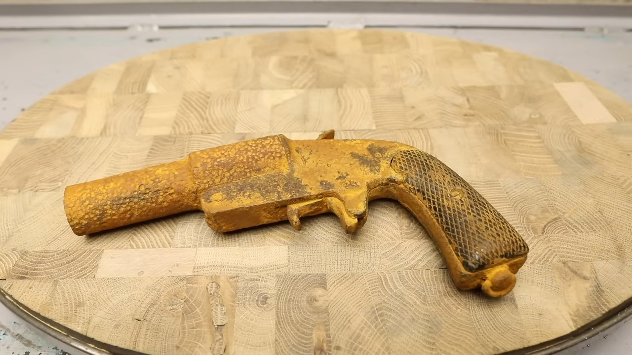 Why this WWII flare gun was worth saving despite the rust
