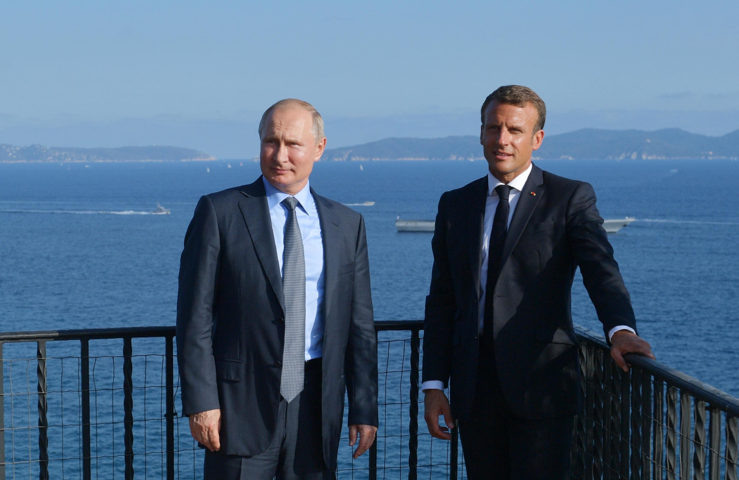 Macron and Putin agree to maintain a dialogue in the coming days