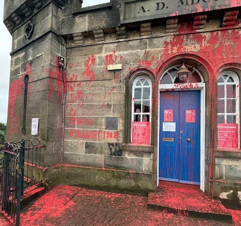Edinburgh’s historic Nelson Monument on Calton Hill vandalised by pro ...