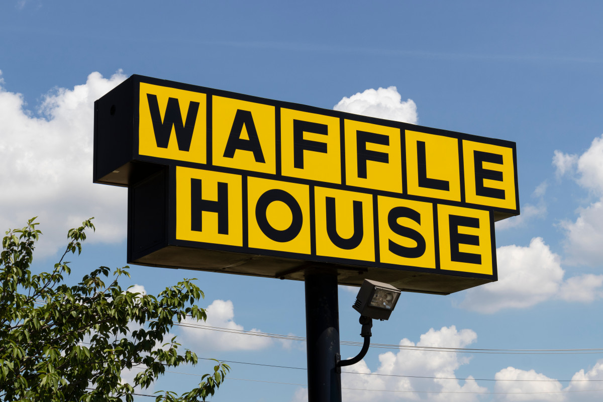 Waffle House's Christmas hours 2025