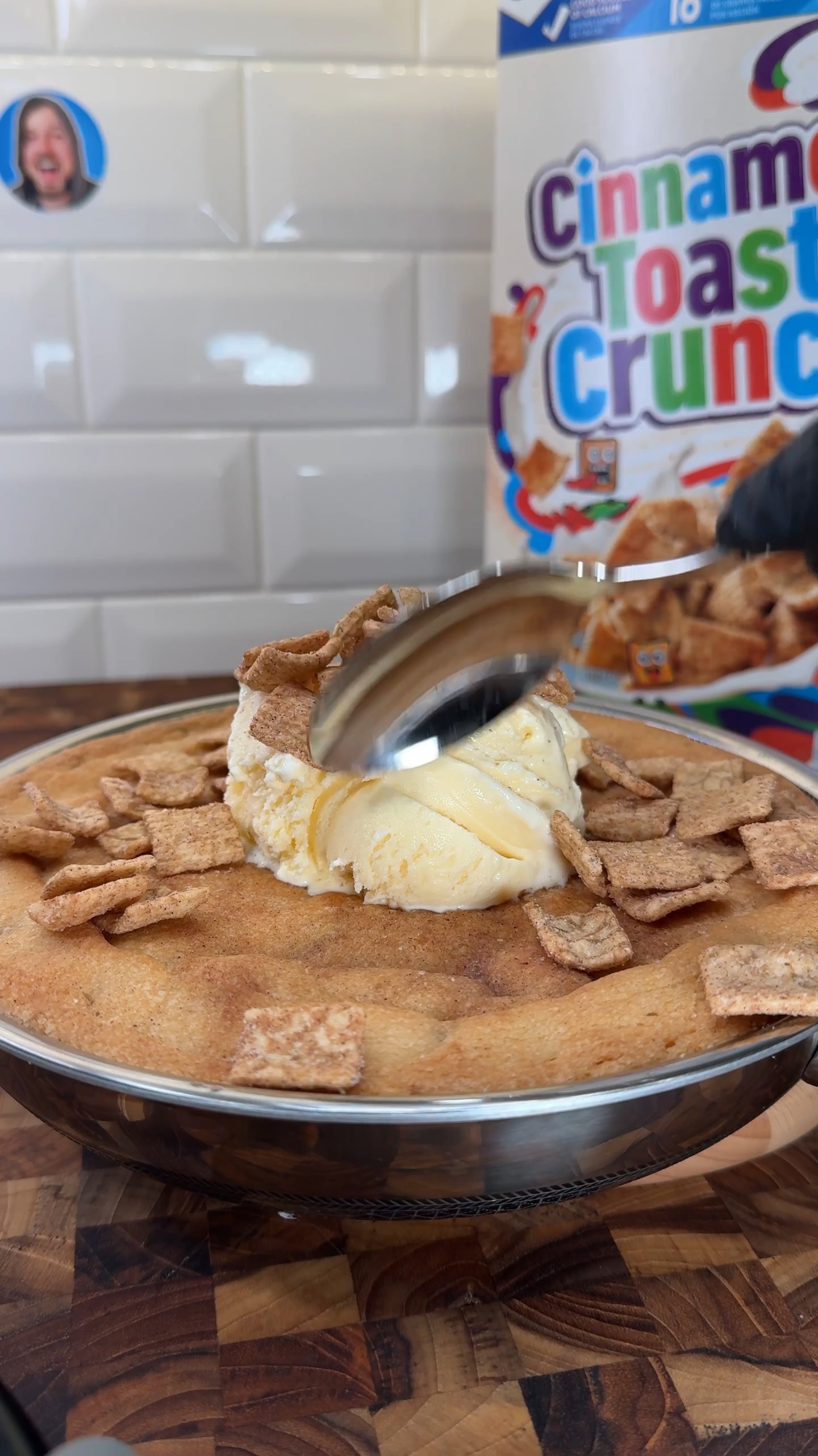 Cinnamon Toast Crunch cookie pie