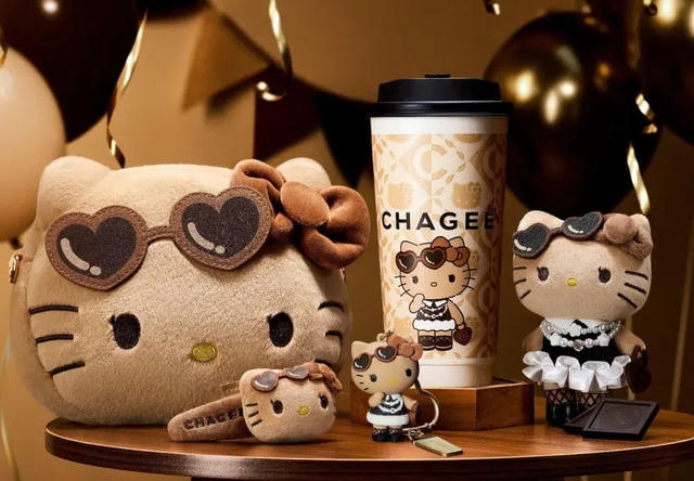 CHAGEE, Hello Kitty make cocoa oolong milk tea feel like a holiday hug