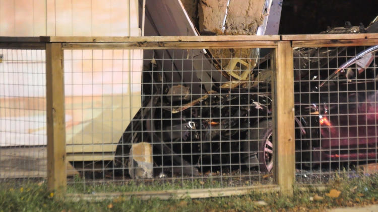 Houston police investigating deadly crash after woman slams car into ...