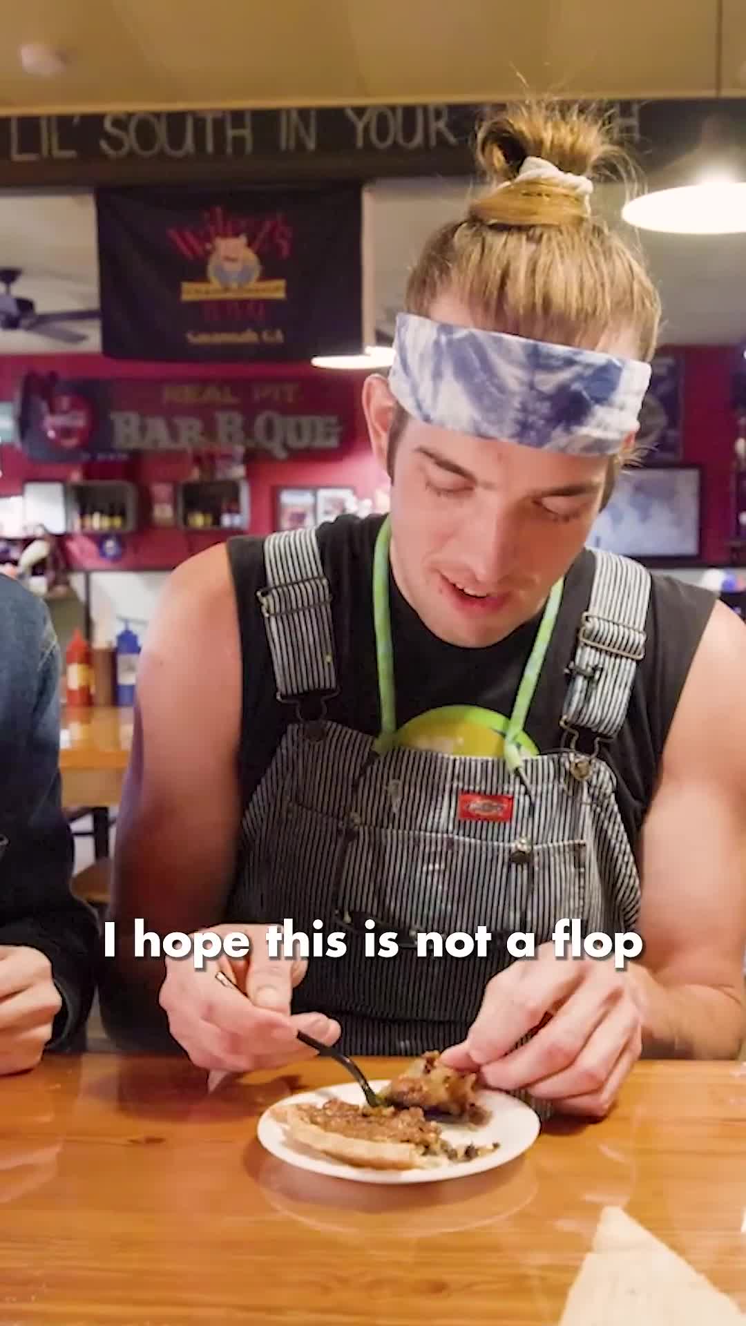 Southern food surprise: We tried the hottest pecan pie ever!