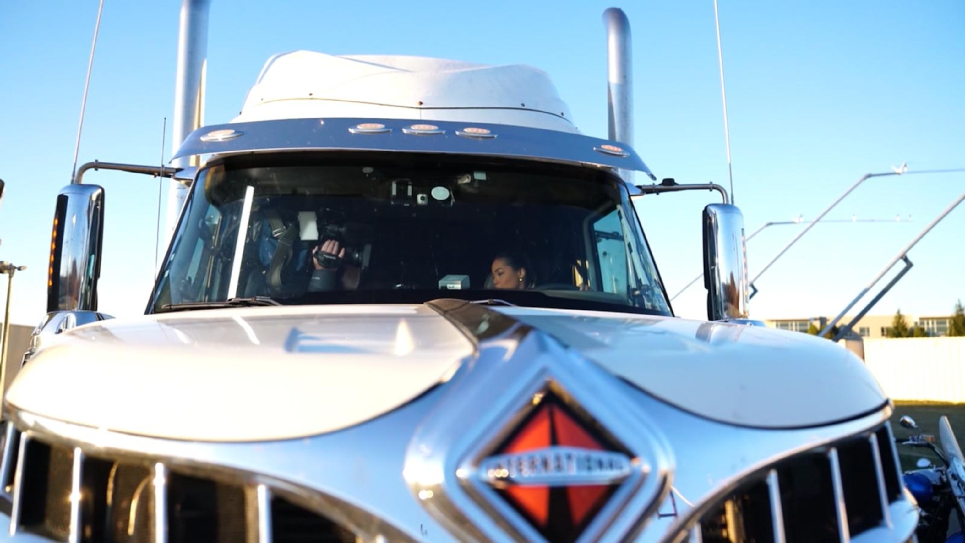 How to stay safe driving around semi-trucks