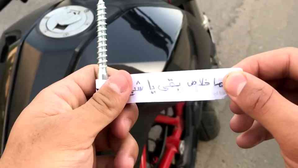 Whoever reaches it first gets it (the silver box) 😍💰💸