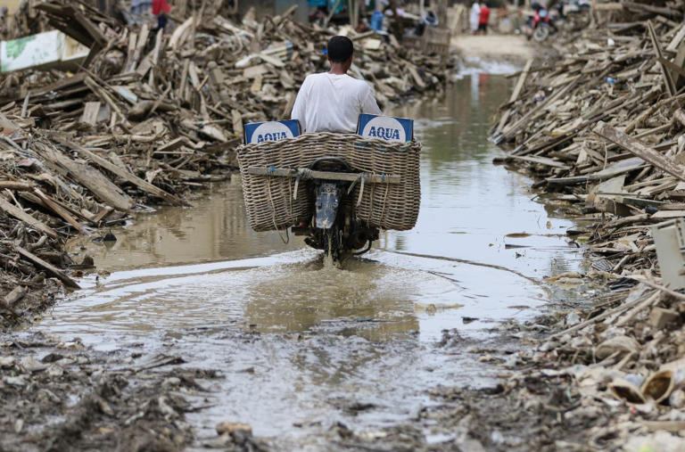 Bupati Aceh Tamiang minta fatwa Menhut soal nasib potongan kayu