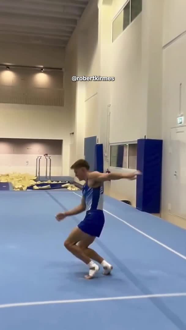 Beautiful double layout + this landing... 😳