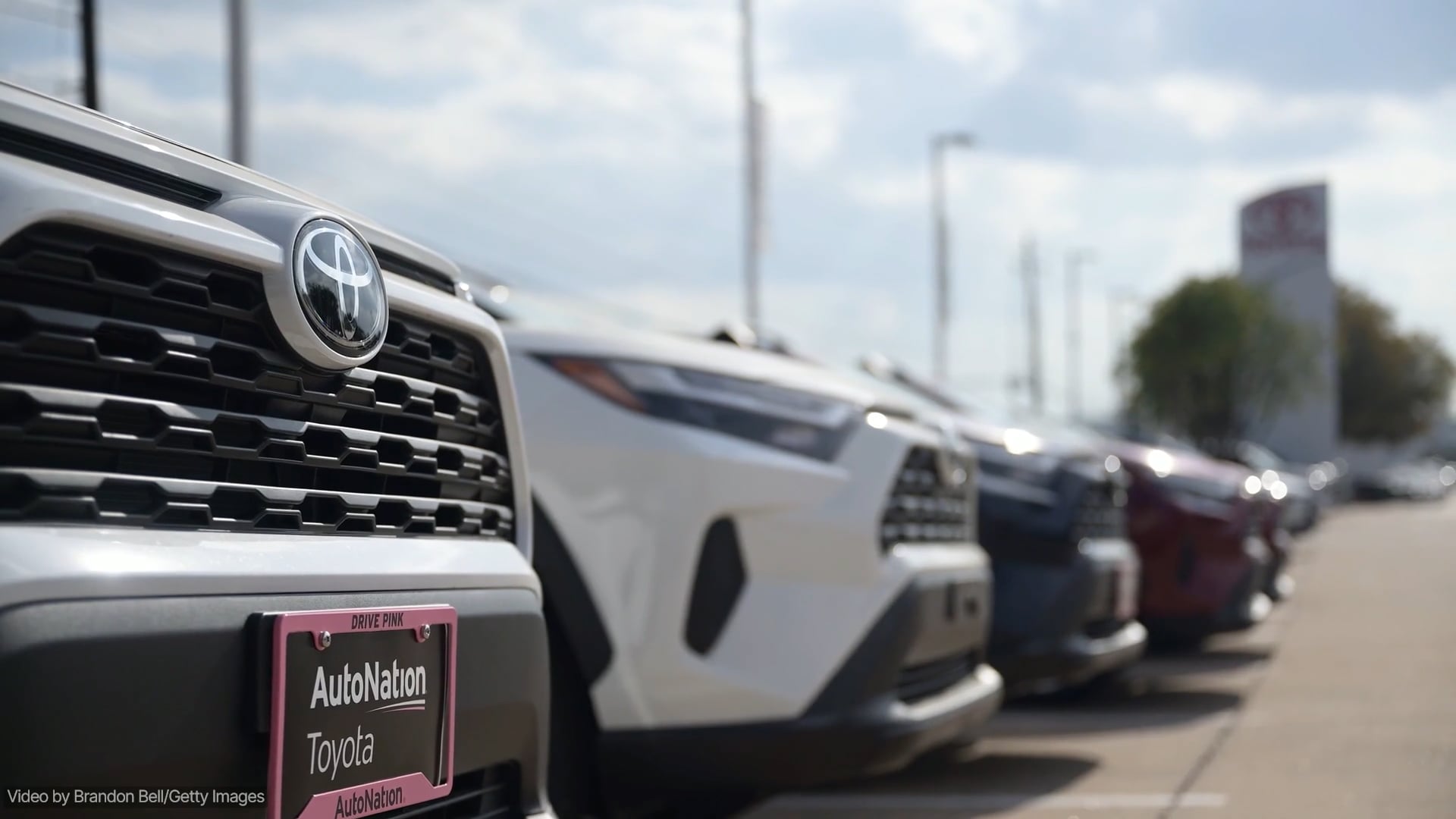 Trump's tariffs complicate car deals but December discounts still coming