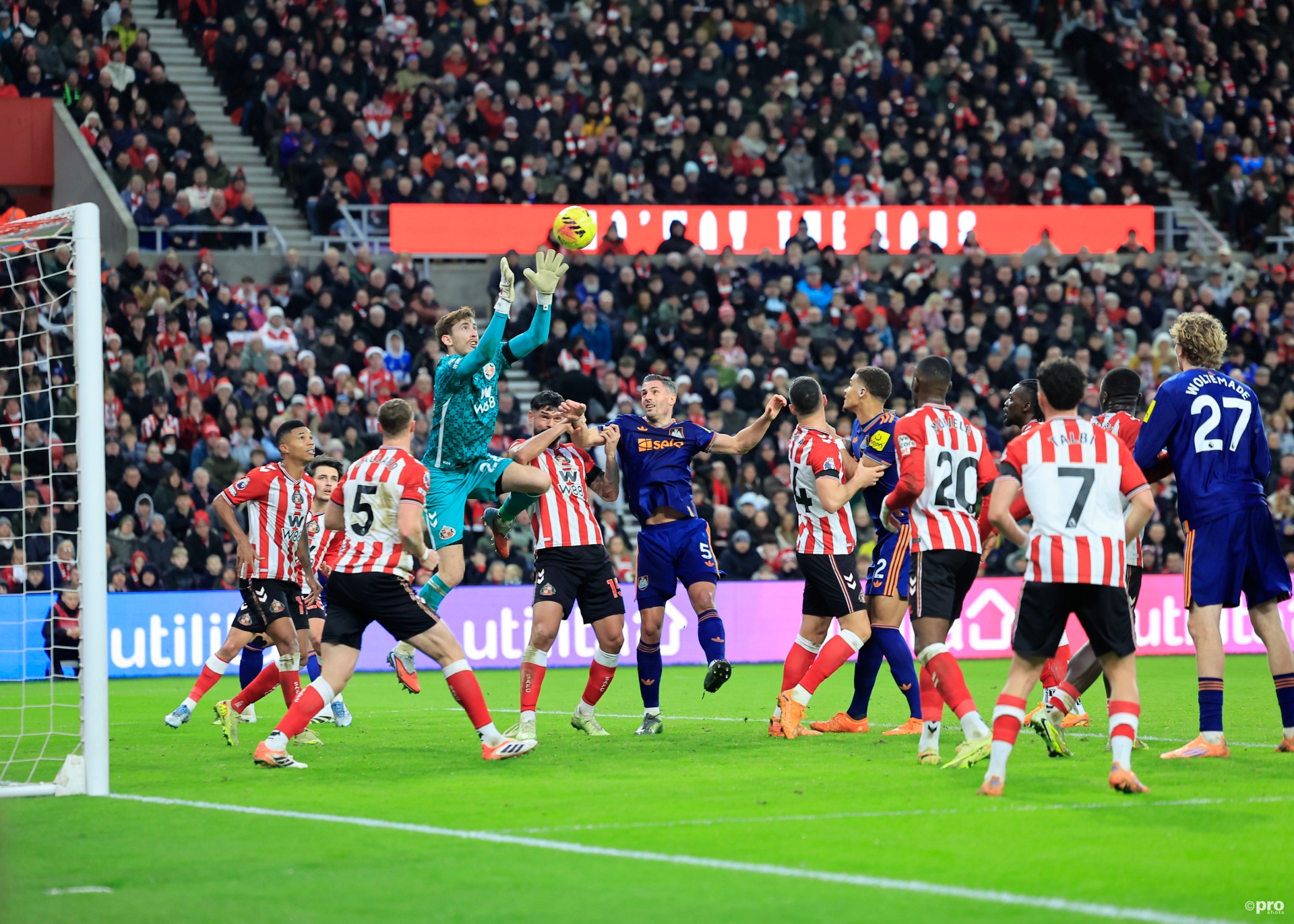 Roefs blinkt uit in de Premier League: 'Hij kan stap naar de top nog maken'