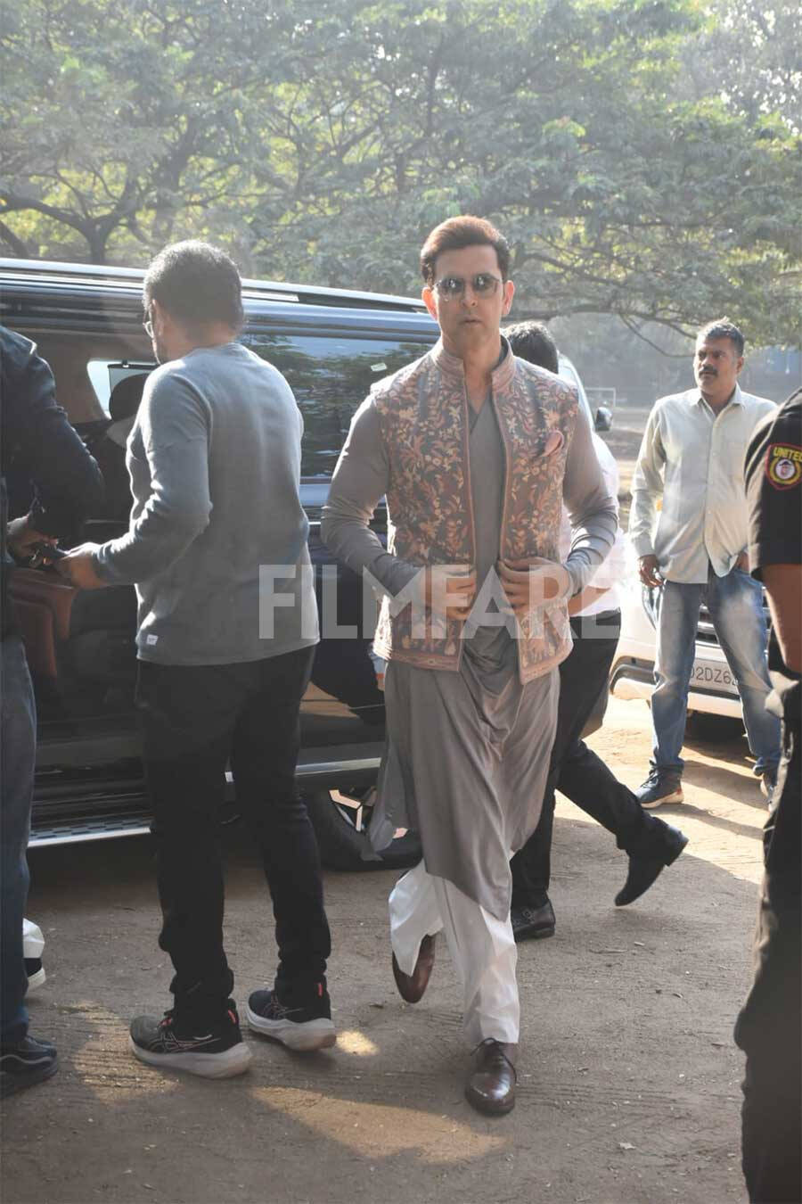 Photos: Hrithik Roshan, Pashmina Roshan and more attend cousin Eshaan ...