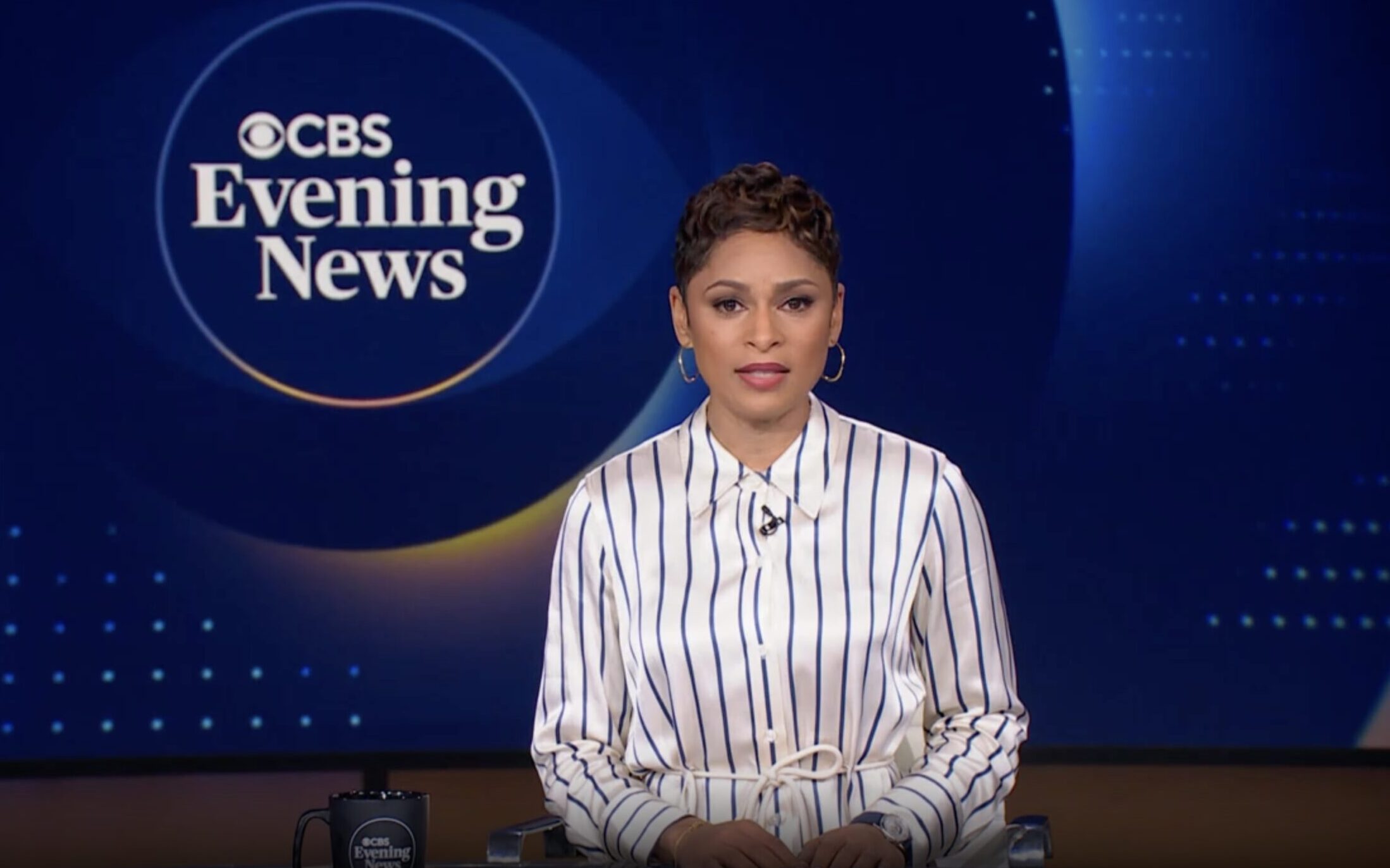 Watch: CBS News anchor awkwardly addresses '60 Minutes' controversy ...