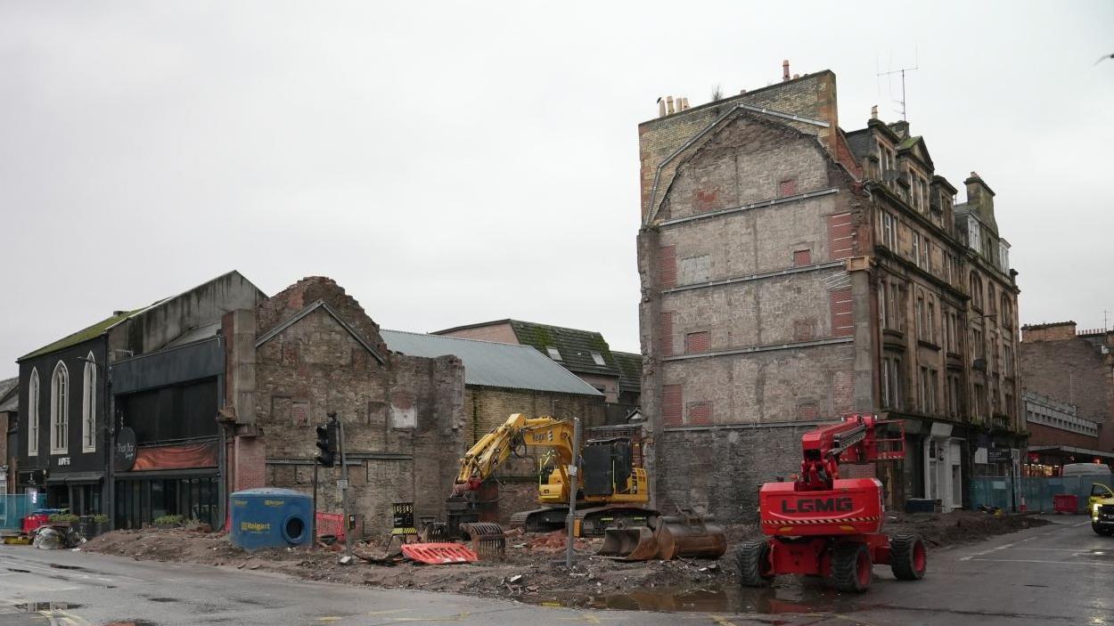 'Painstaking' demolition of fire-hit Perth building completed